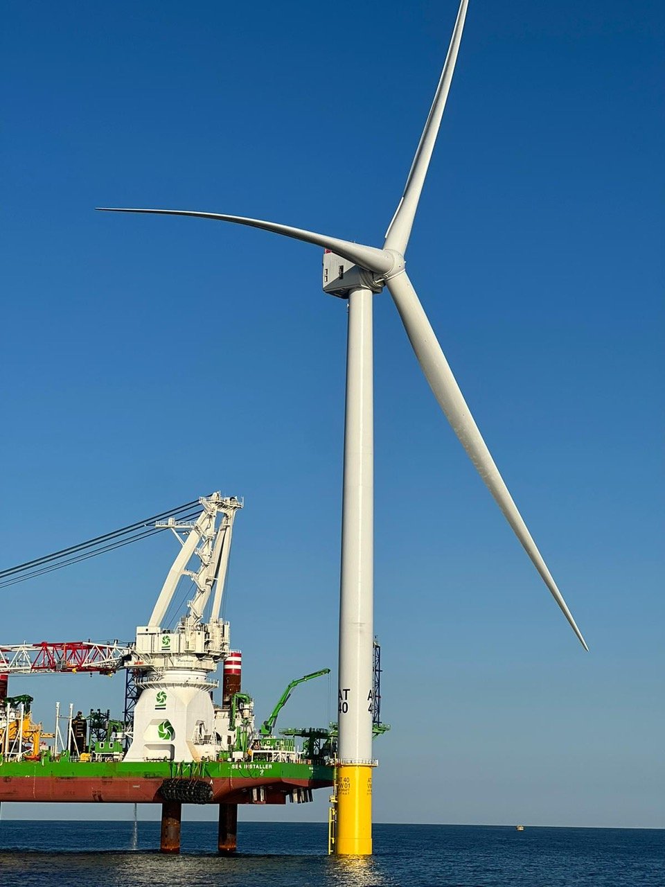 First turbine installed at Massachusetts offshore wind farm - GO-IBR ...